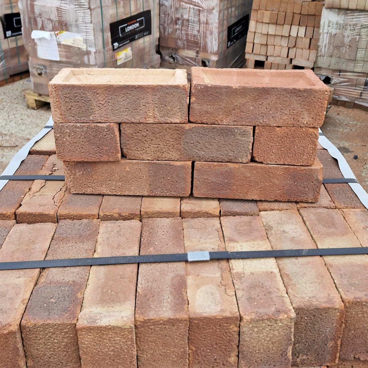Forterra LBC Chiltern Pressed Facing Brick Pack of 390 - Brick Wholesale